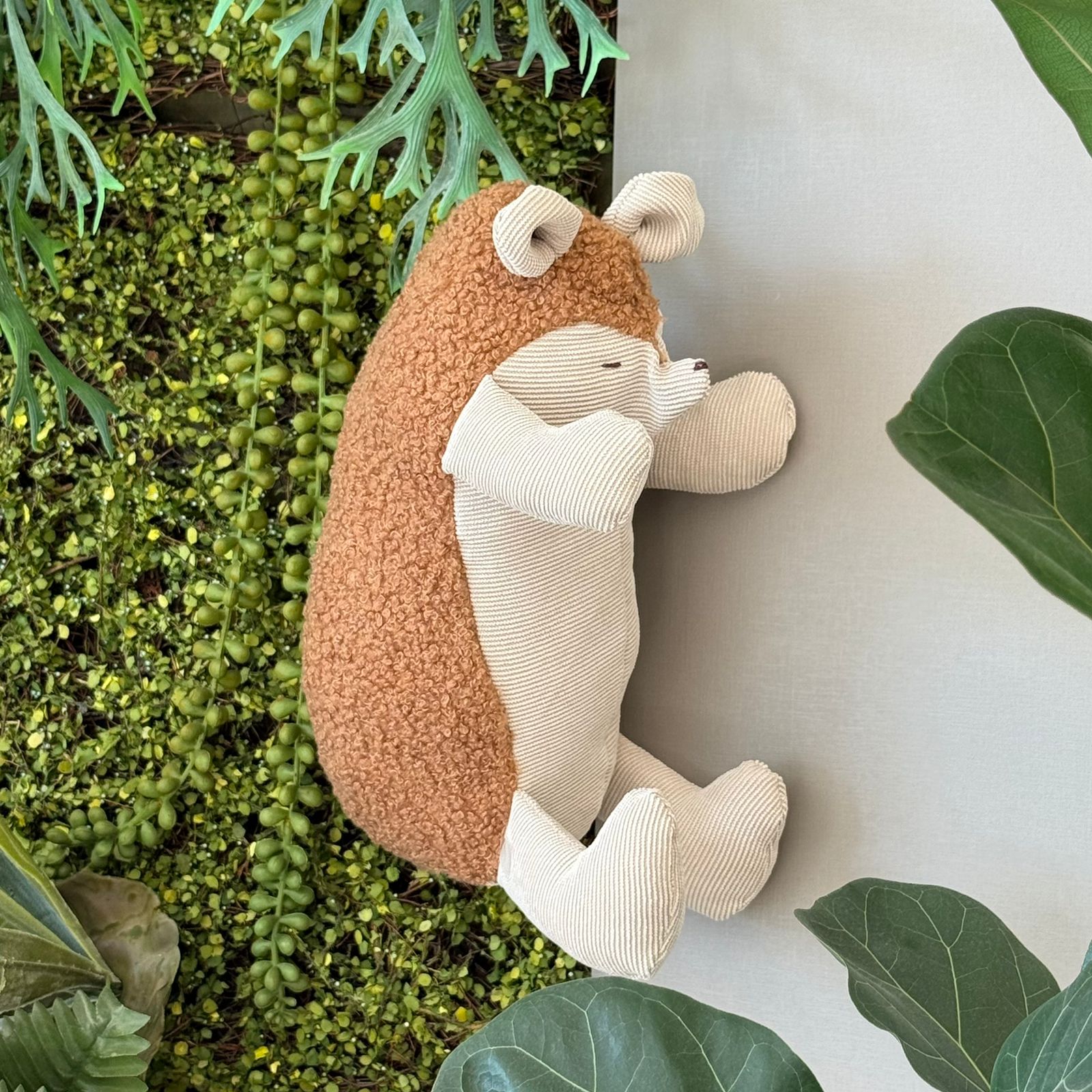 Enfeite de Pano Porco Espinho - Cola e Decora - Decoração Infantil