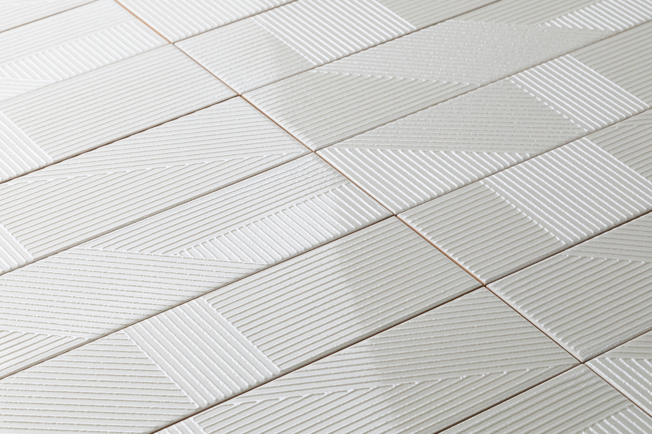 REVESTIMENTO DE PAREDE PATCH OPERA 3 BRANCO E CINZA BRILHANTE 10X40 CM - Pastilhart - Referência ...