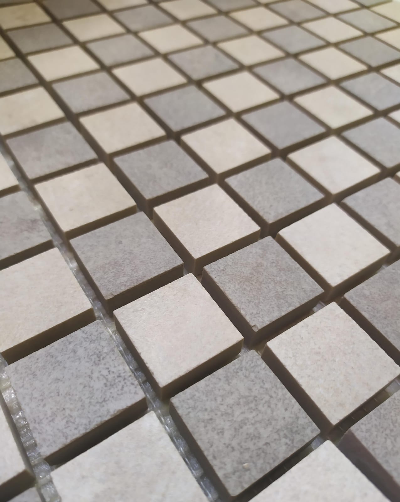 PASTILHA MOSAICO EM PEDRA GRIS MARMORE MALLA HEROS ROCA 2,5X2,5 ...