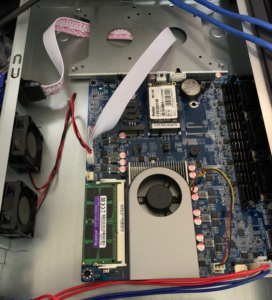 FIREWALL RACK 1U FW-1000 i5-8250Um AES-NI 16GB RAM 256GB SSD 6 LAN ...