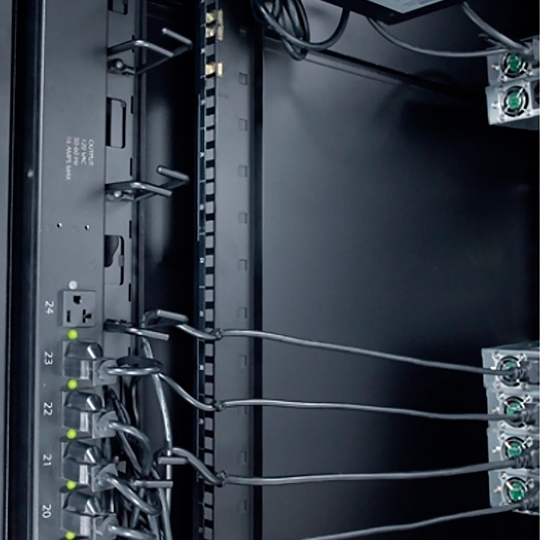 Organizador APC Vertical de Cabos - AR8442 - CODEPRINT