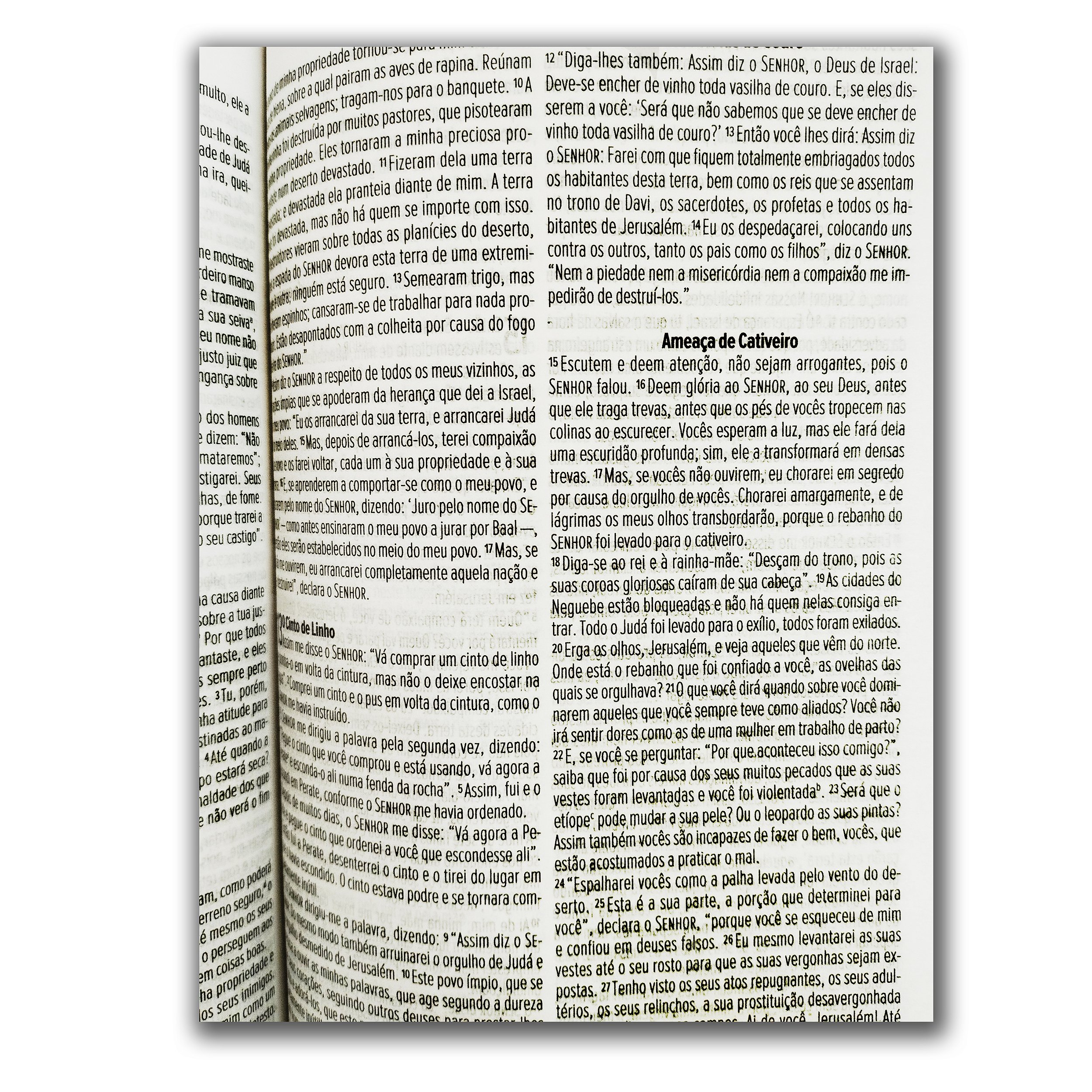 BÍBLIA NVI Letra normal CAPA LUXO BRANCA - Editora Sobre Tudo