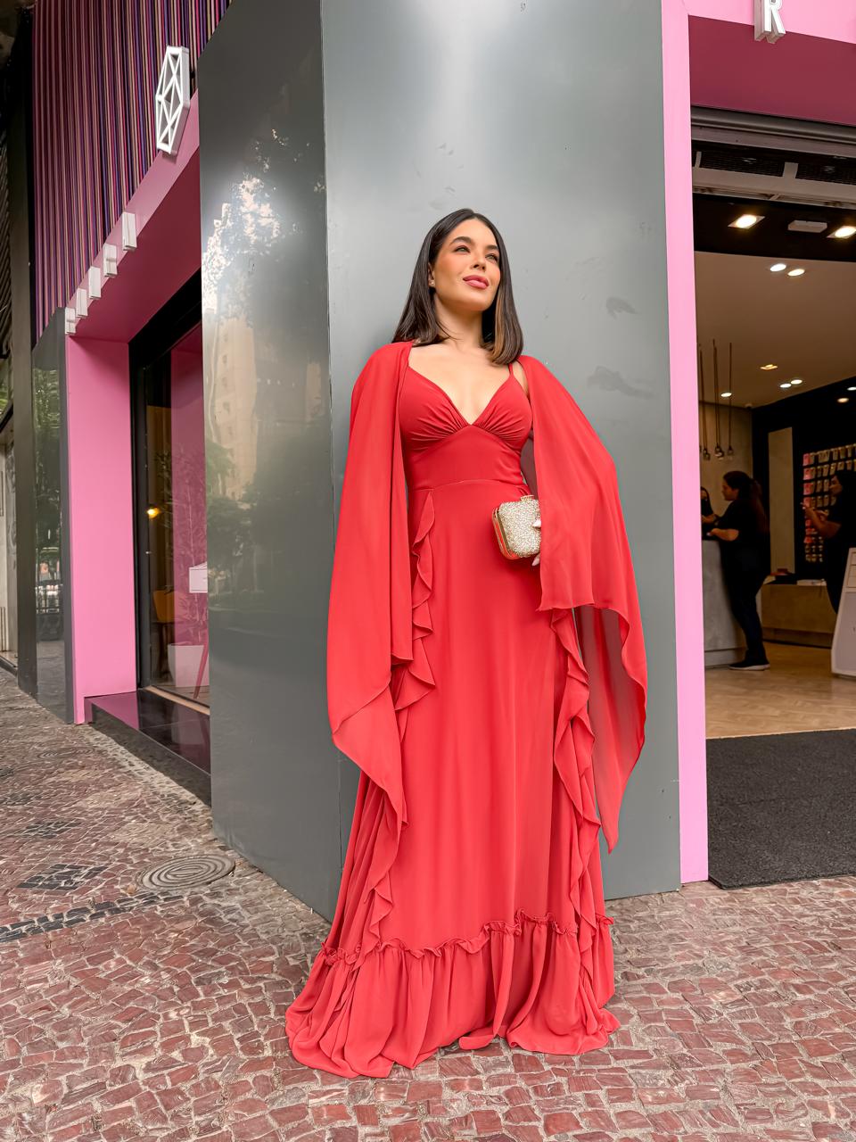 VESTIDO LONGO CHIFFON DECOTE V ALCINHA BABADO VERTICAL E FAIXA TERRA ...