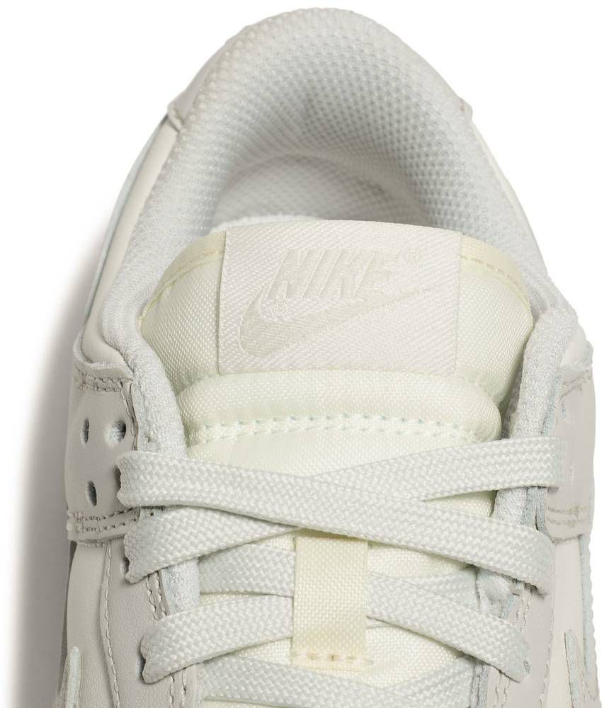TÊNIS NIKE DUNK LOW ' LIGHT BONE ' - Os melhores sneakers estão aqui