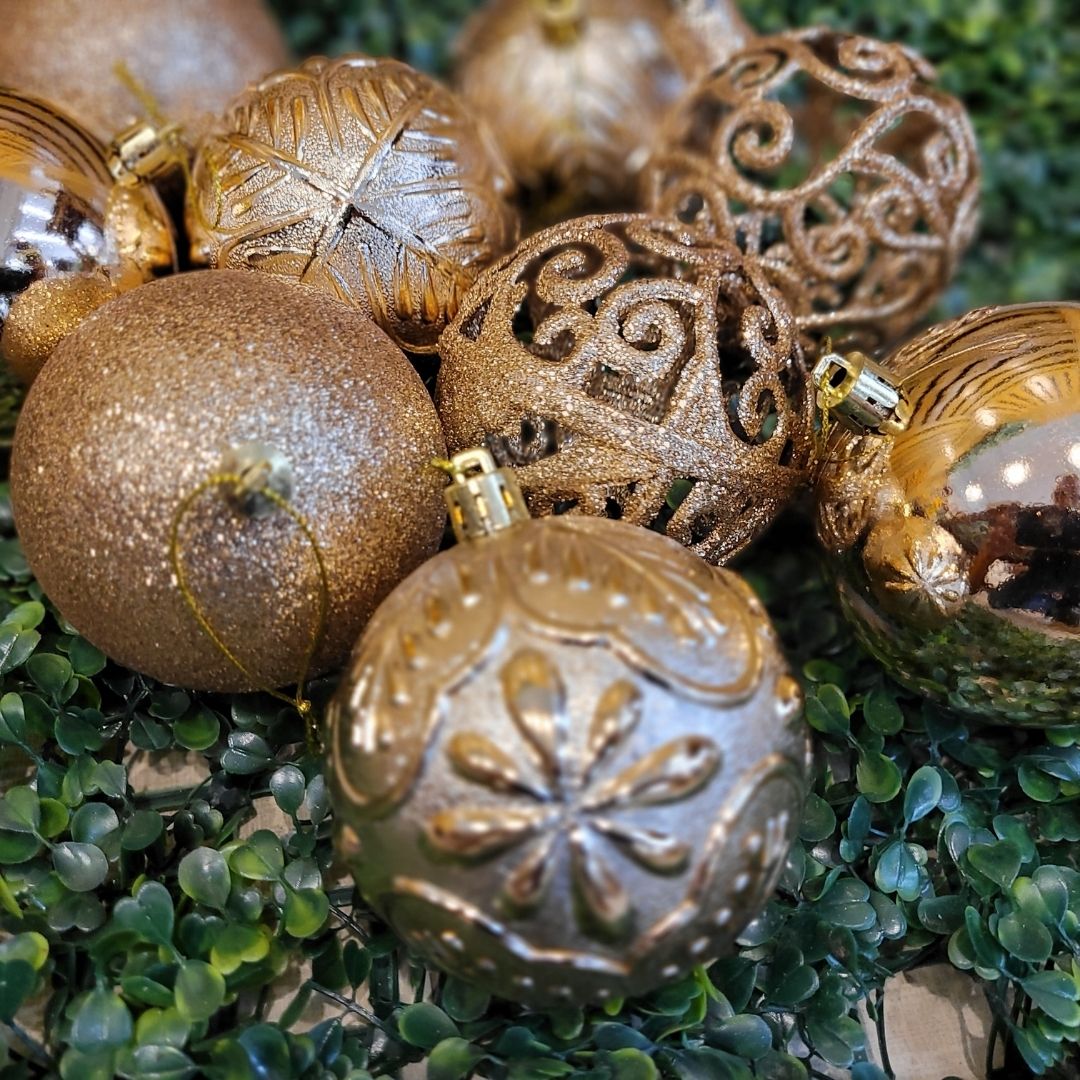 Conjunto 15 Bolas Natal Textura Rena e Folhagens Champanhe Luxo 8cm e ...