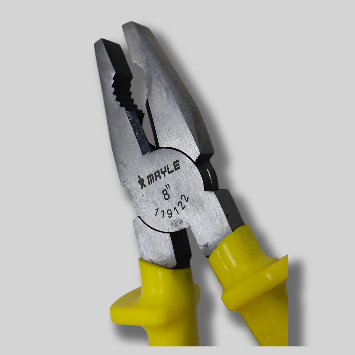 Alicate Universal 8" Cabo Amarelo Isolado 1000V MAYLE - Parafusos e Ferramentas Especiais