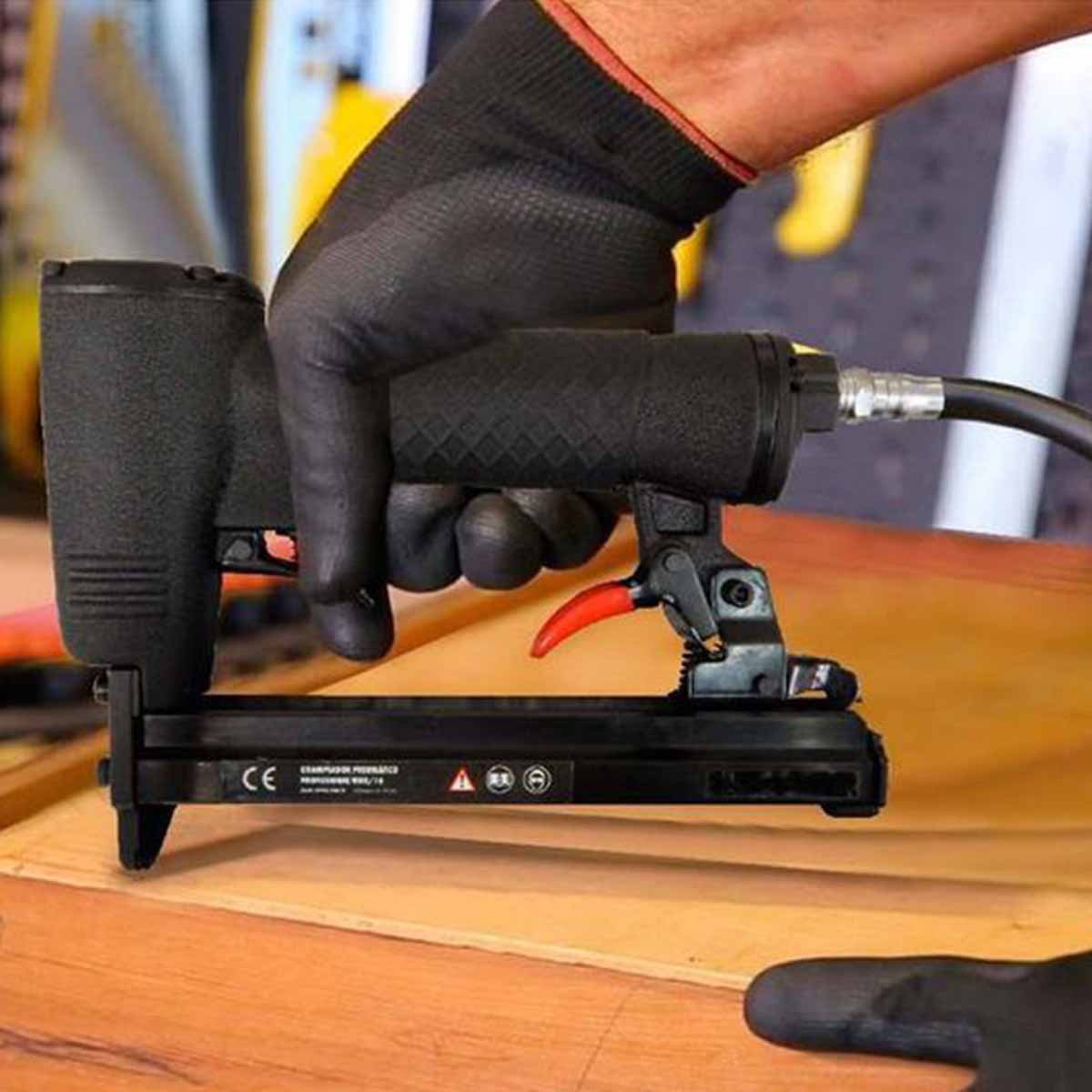 Grampeador Pneumático de Grampo Tipo 90 PRO 609 PDR - Parafusos e ...