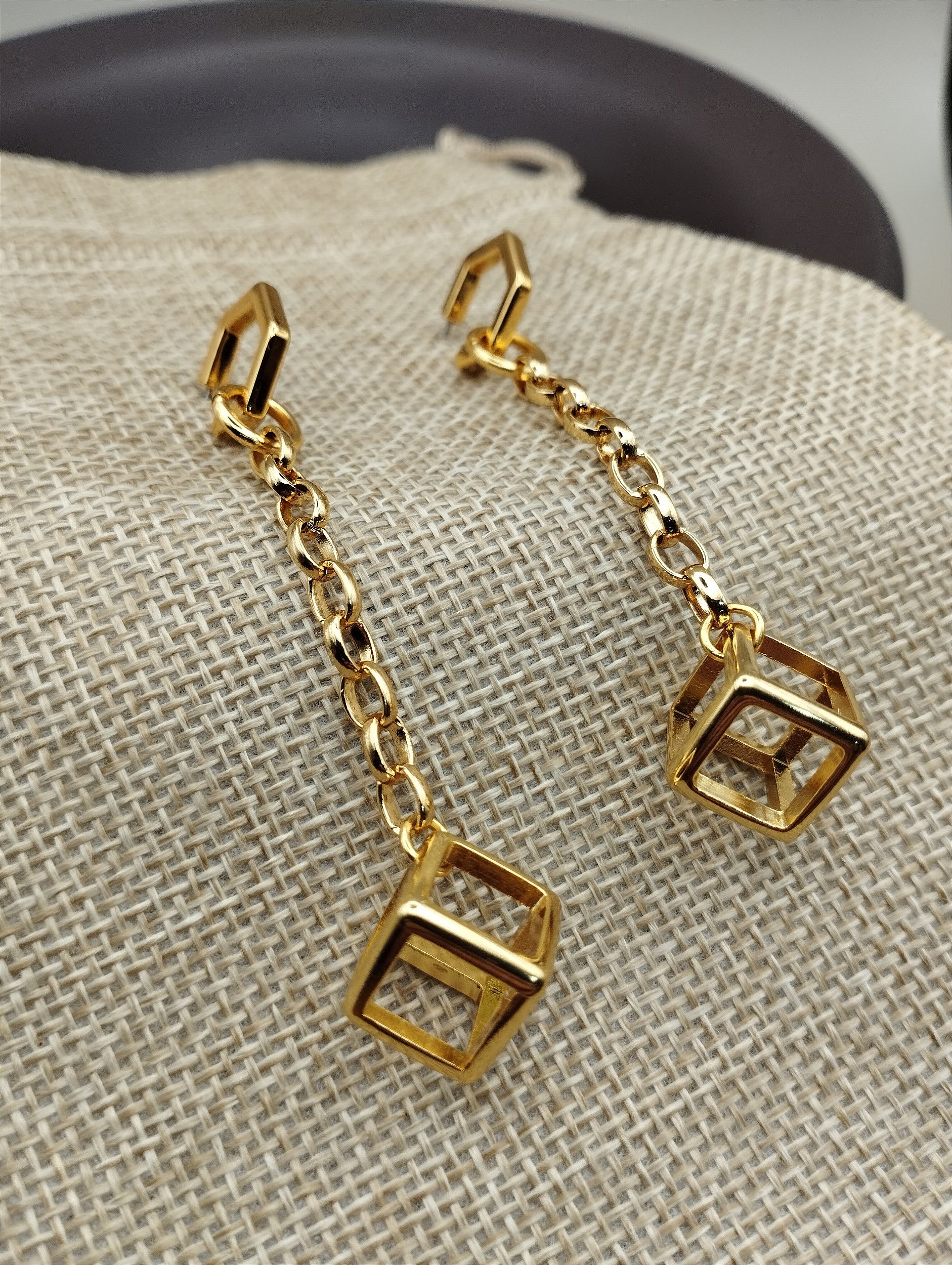 Brinco cubo - Maria Fer