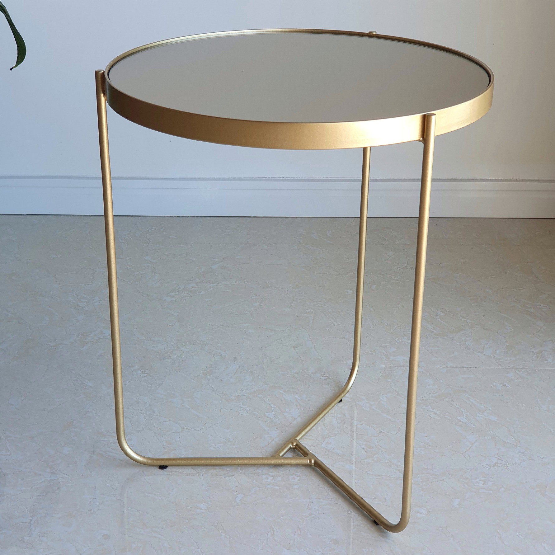 Mesa Lateral de Apoio Canto Redonda Baixa 40 x 49 cm Dourado Espelho - Loja de Móveis de Design ...