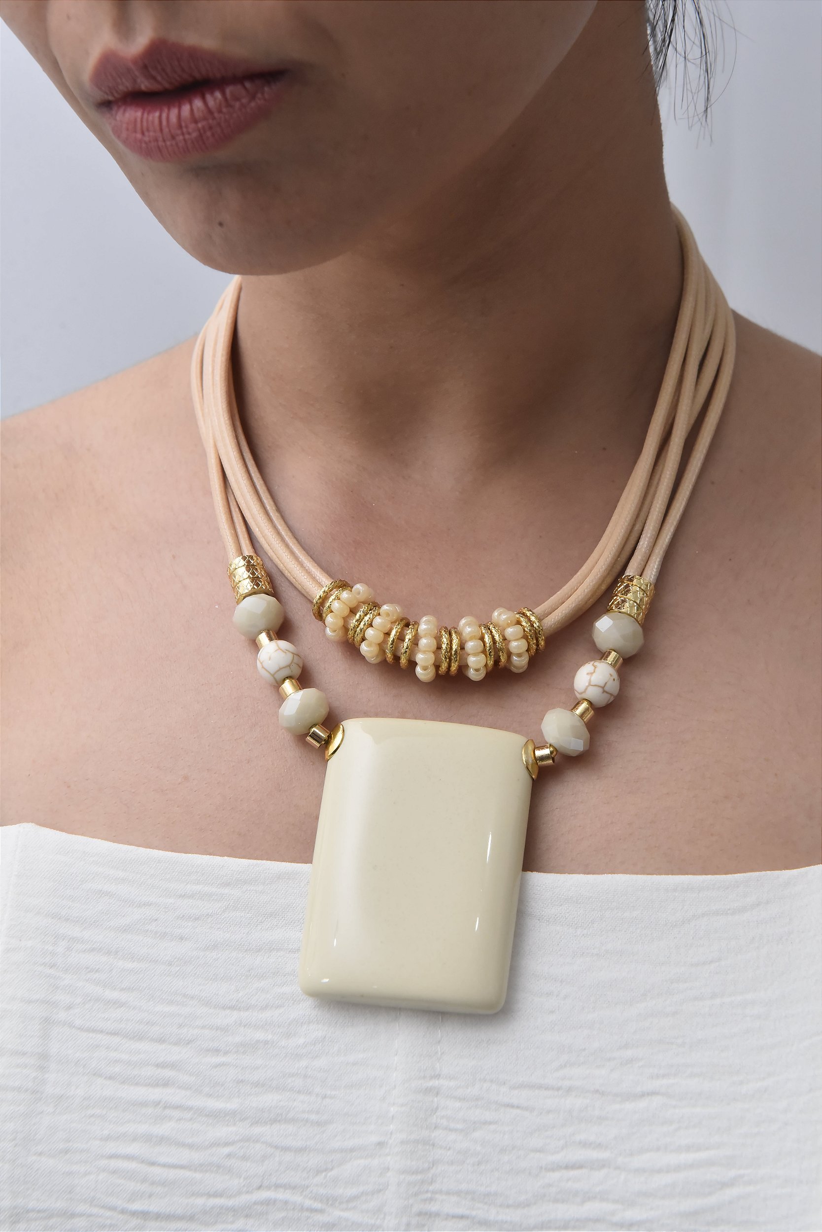 Colar Placa Off White - A loja mais completa em acessórios femininos do ...