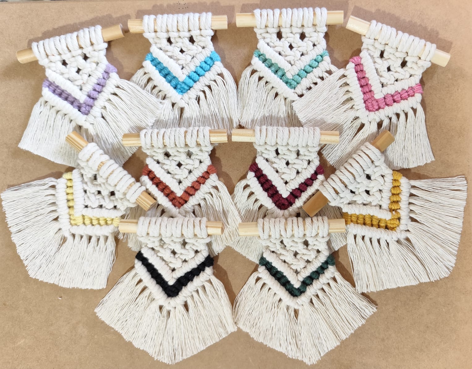 Micro painel macramê (imã) - lembrancinhas - KrischAteliê