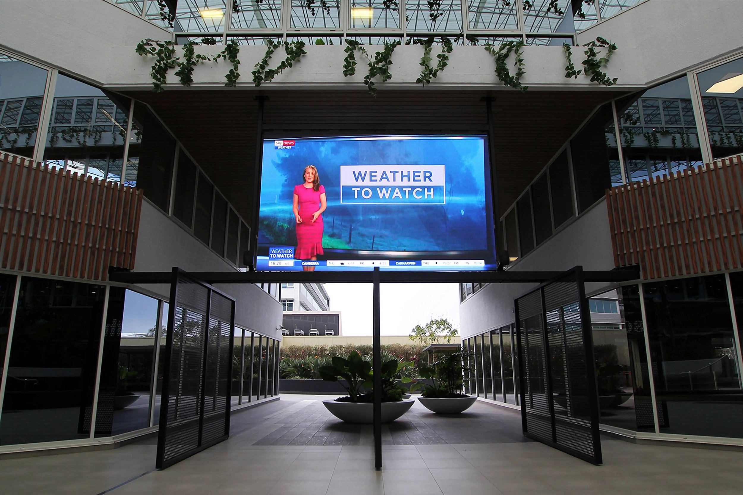 Painel de LED P4.0 Outdoor - 1,92m x 0,96m (LxA) - Loja do Painel de ...