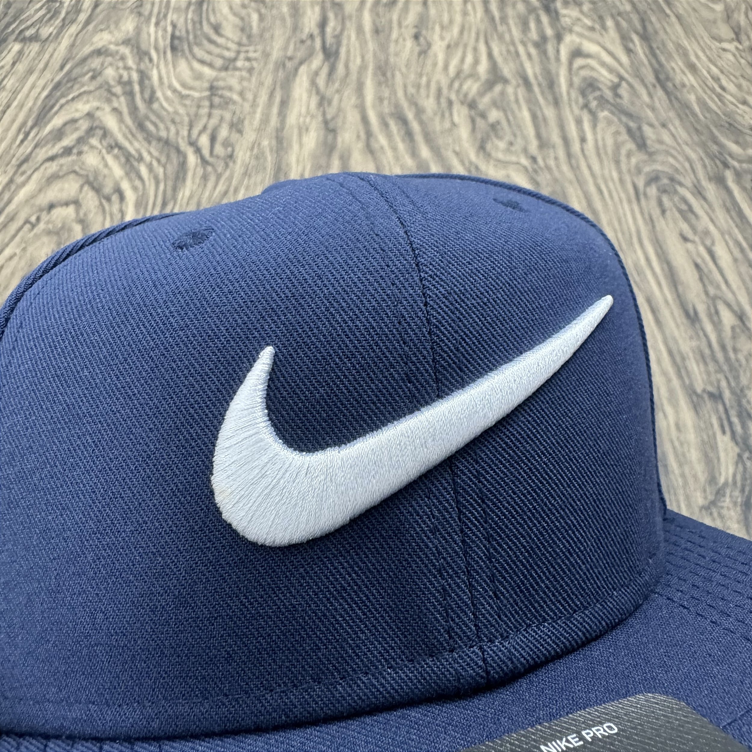 Boné Nike Aba Reta Swoosh Azul Marinho - Top Store
