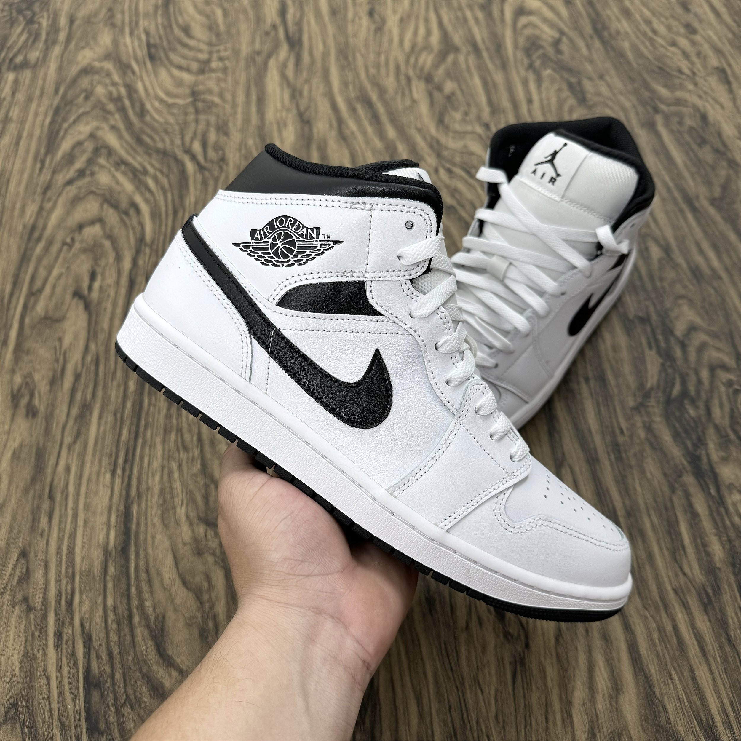 Tênis Nike Air Jordan 1 Mid Reverse Panda - Top Store