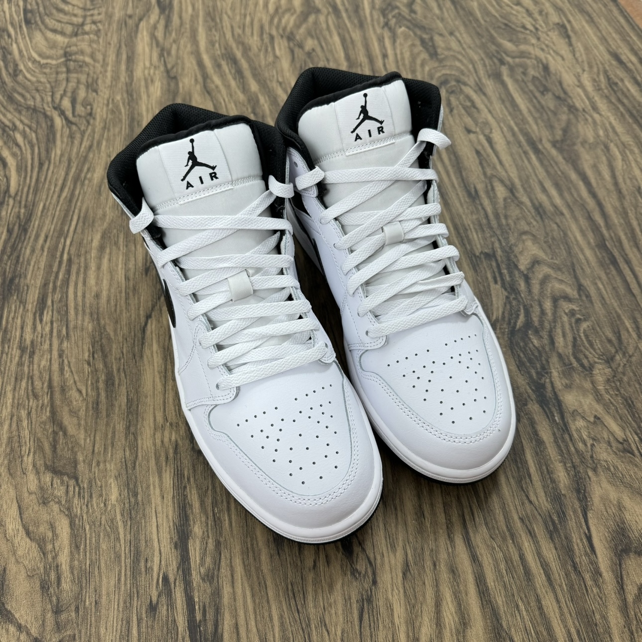 Tênis Nike Air Jordan 1 Mid Reverse Panda - Top Store