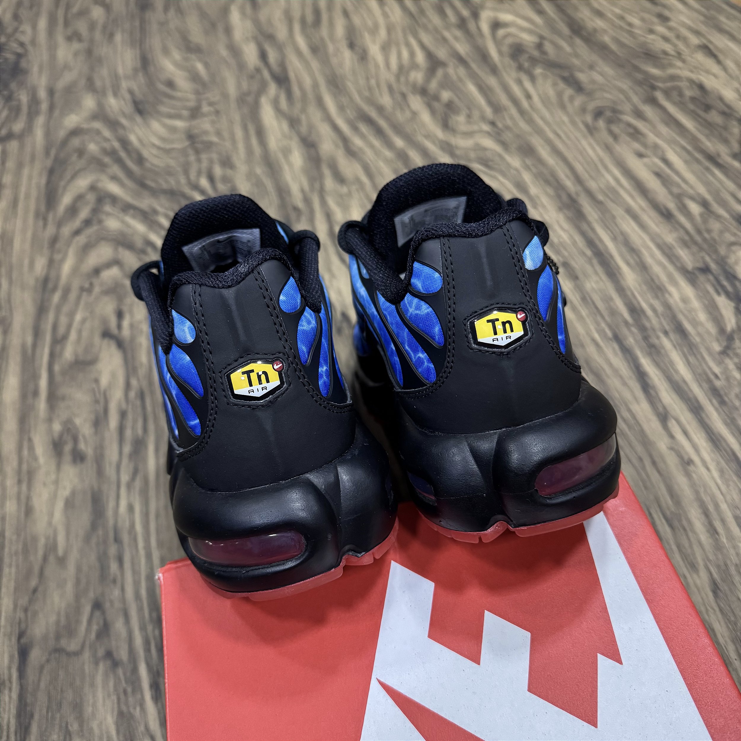 Tênis Nike Air Max Plus Shark Attack - Top Store