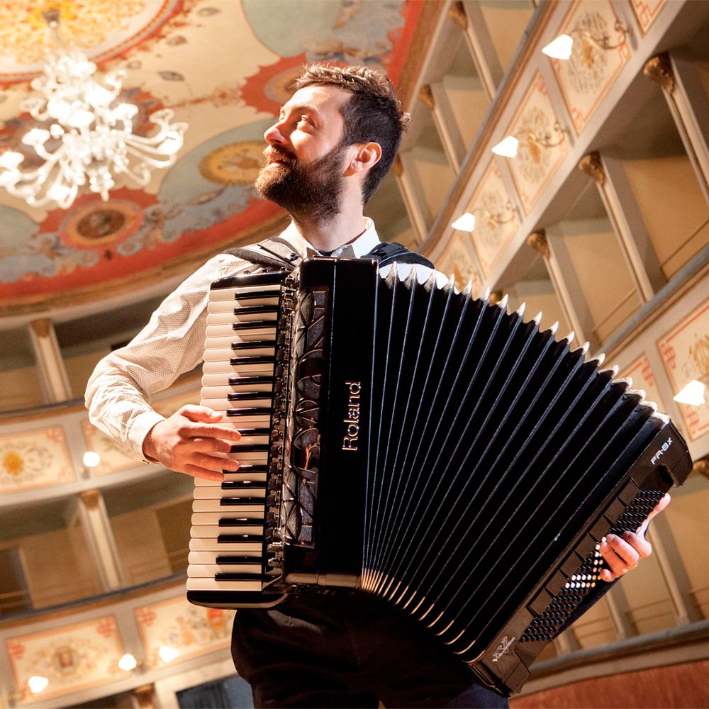 Acordeon Digital MIDI Roland FR-8X Preto - AudioDriver Instrumentos ...
