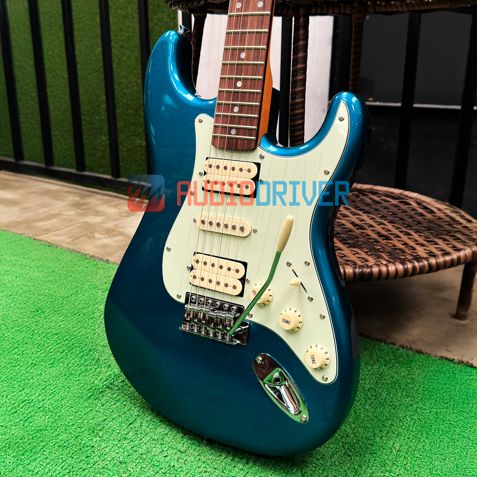 Guitarra Strato SX SST62+ HSH Lake Pacific Blue com Bag Inclusa ...