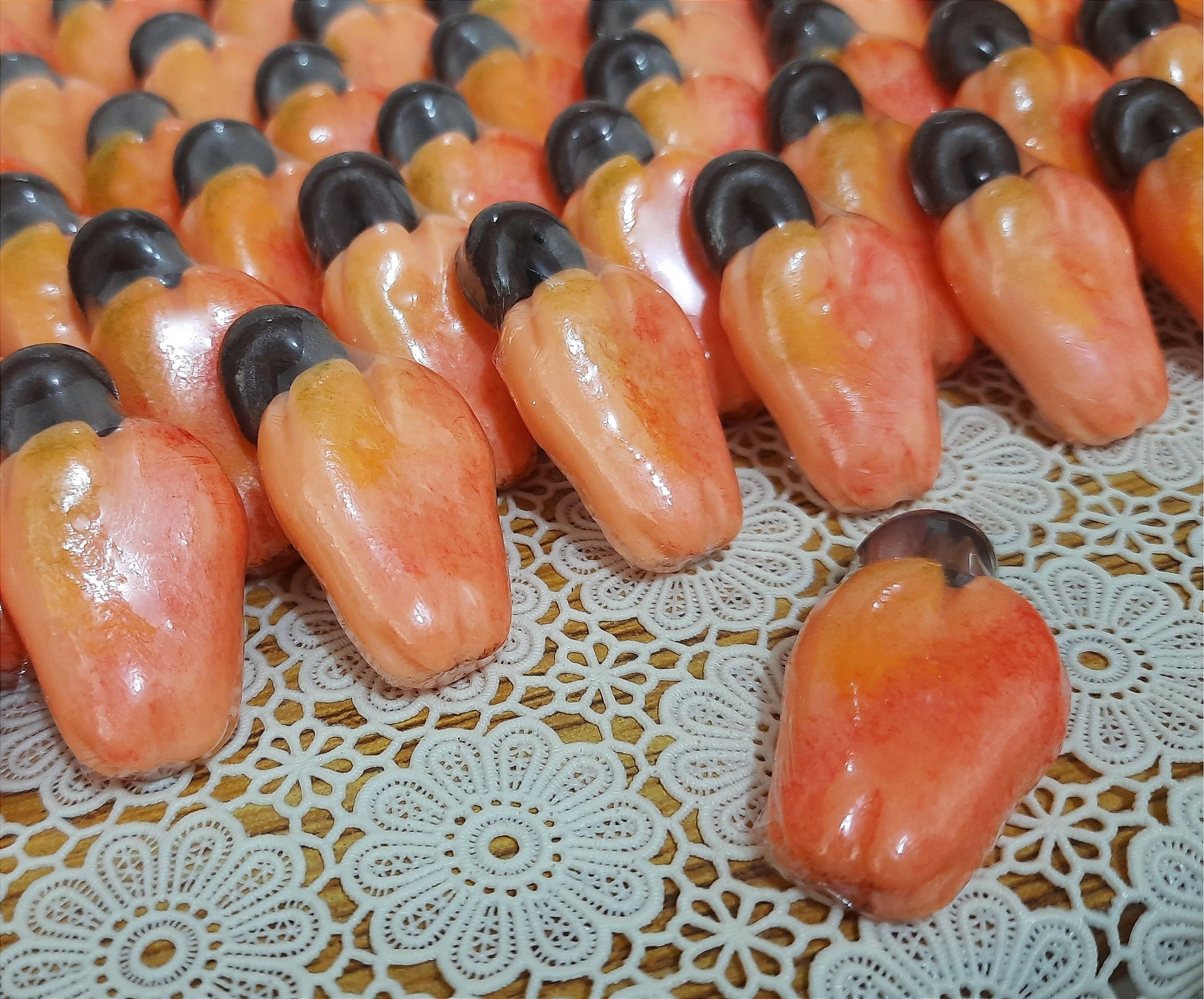 Sabonete Mini Caju | Lembrancinha, Miniatura, Frutas - Carinho em ...