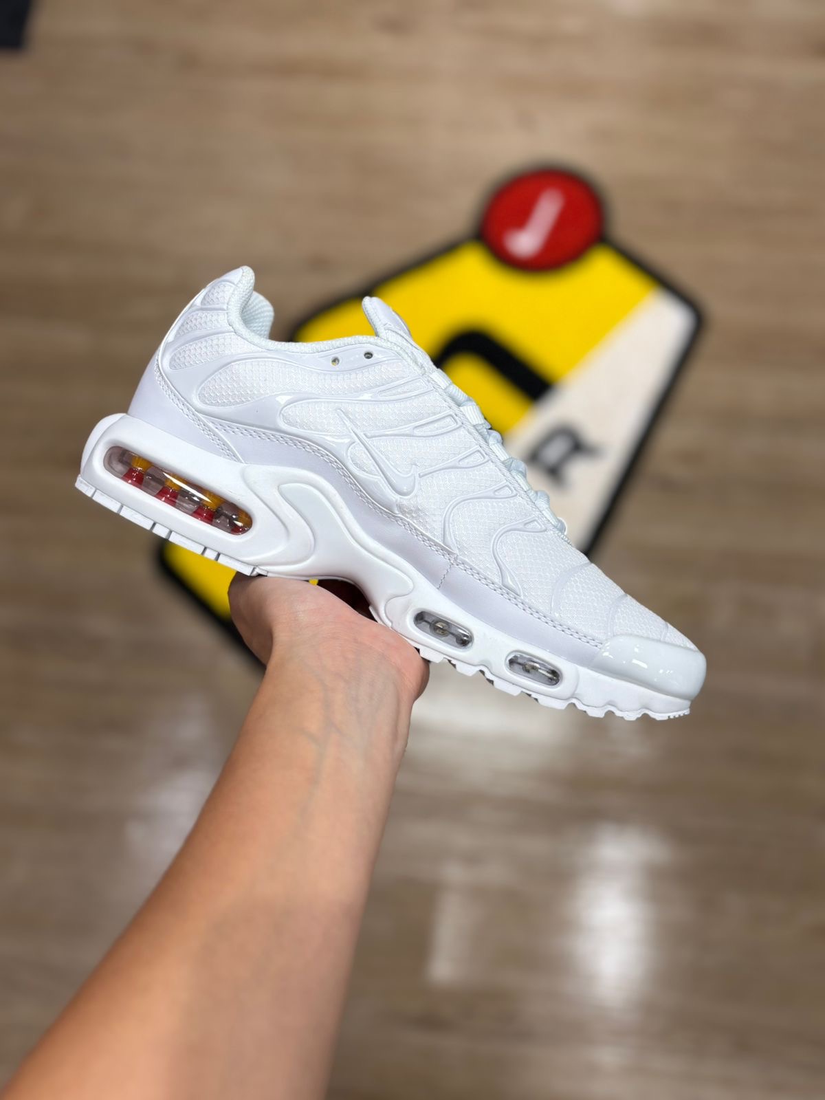 TENIS NIKE TN BRANCO - DA FANATICOS - Os melhores conjuntos e agasalhos ...