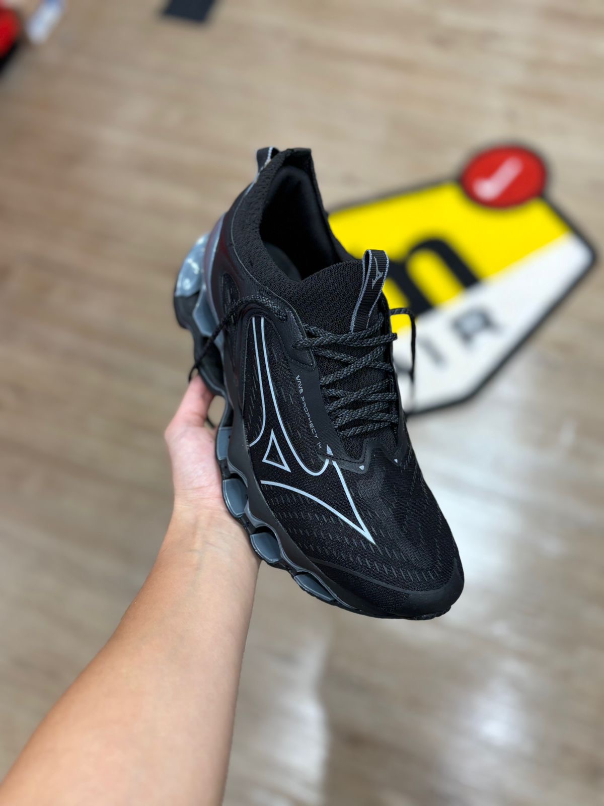 Tênis Mizuno Wave Prophecy 14 - Preto+Cinza - DA FANATICOS - Os ...