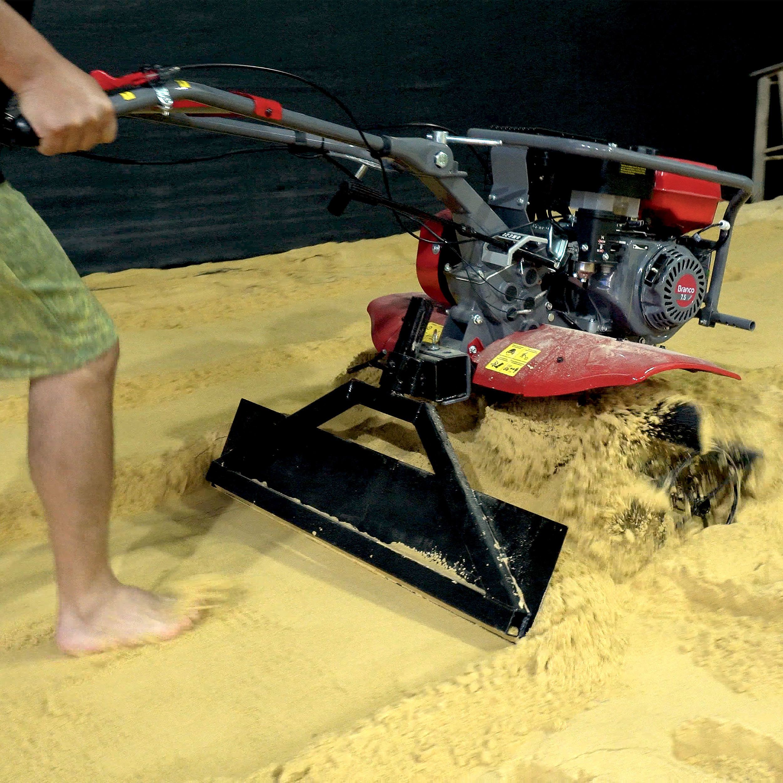 Máquina de Descompactar Nivelar Areia a Gasolina Branco Bttg 7,5hp ...