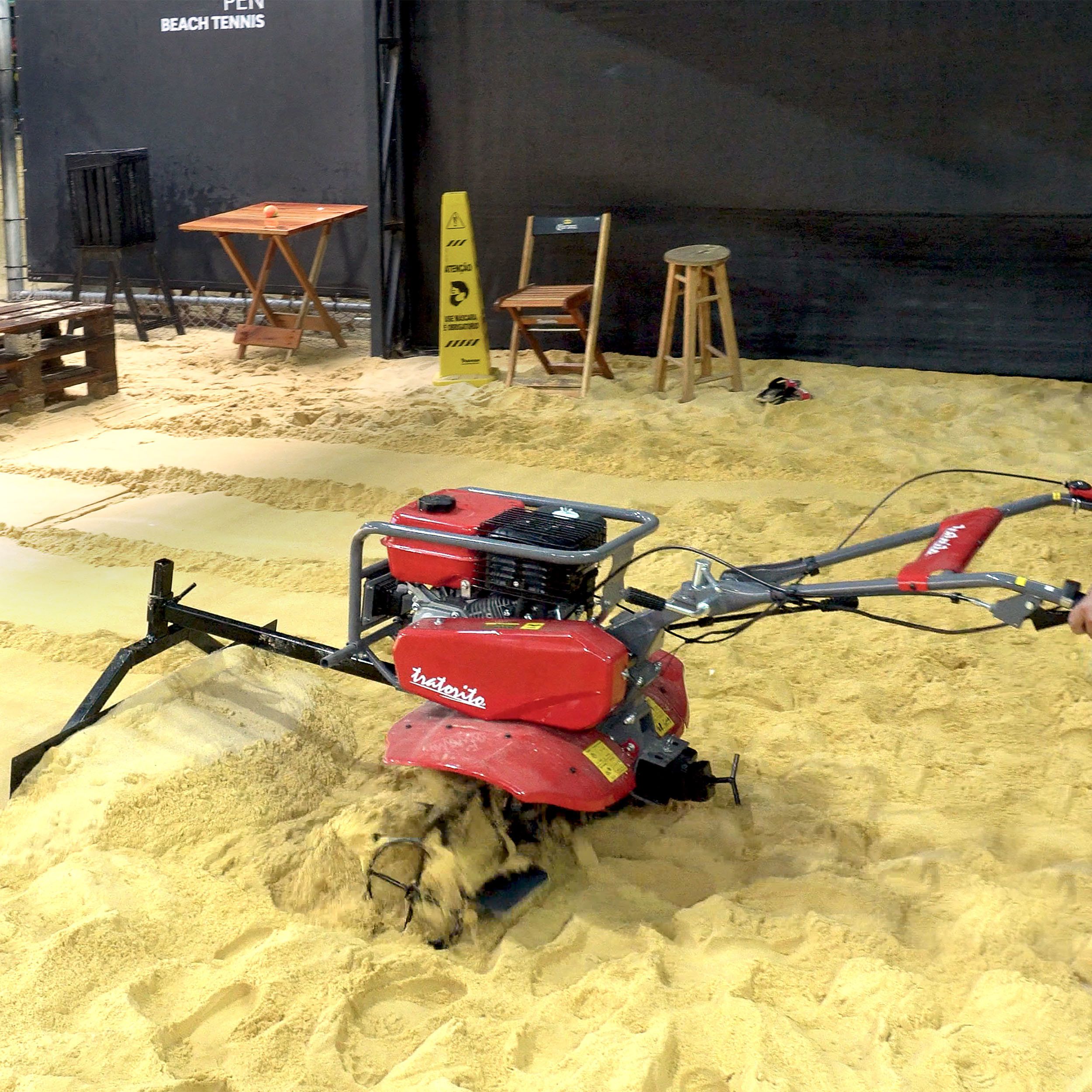 Máquina de Descompactar Nivelar Areia a Gasolina Branco Bttg 7,5hp ...