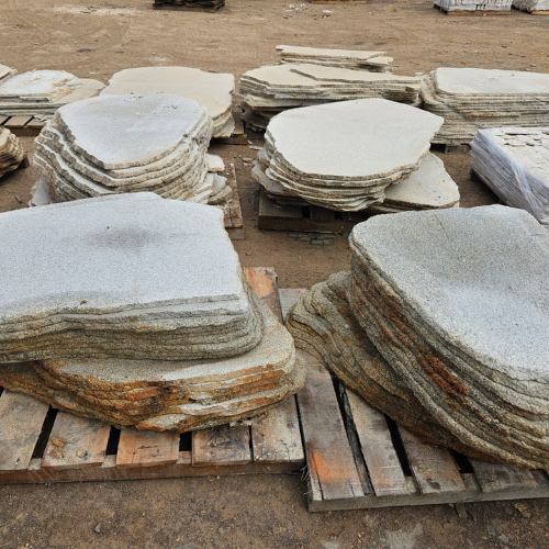 Piso de Granito Rústico Levigado em Retalhos - Original Pedras