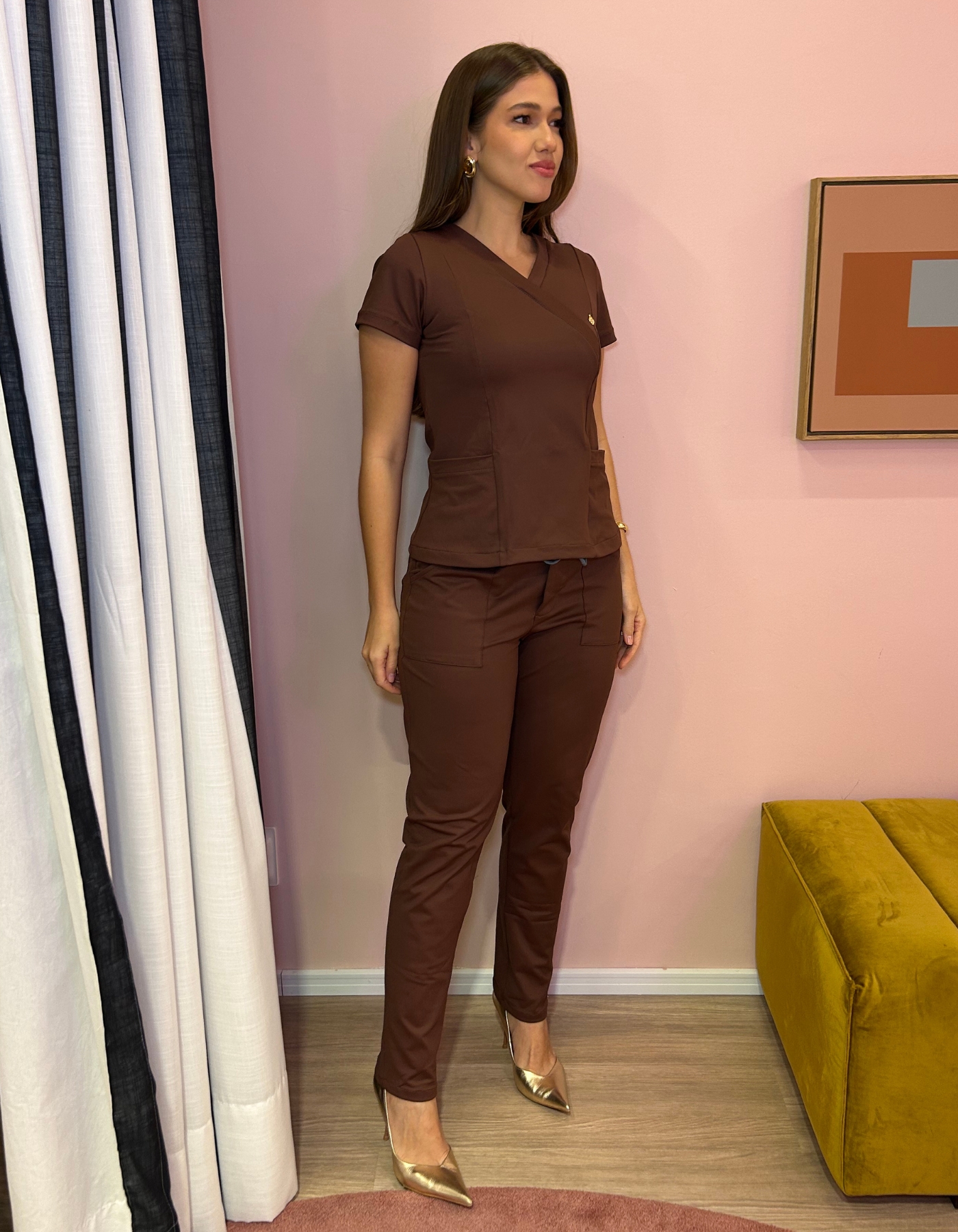 Scrub Feminino Moove Marrom Chocolate | Dra. Charm - Dra. Charm