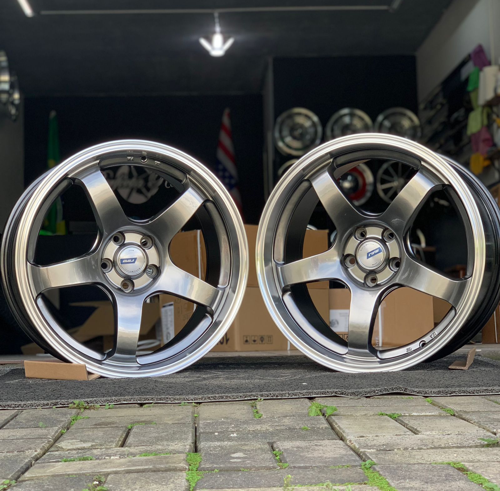 RODAS ADVAN GT ARO 19 TALA 8,5 FURAÇÃO 5X112 FLOW FORMING - Perfecta Rodas