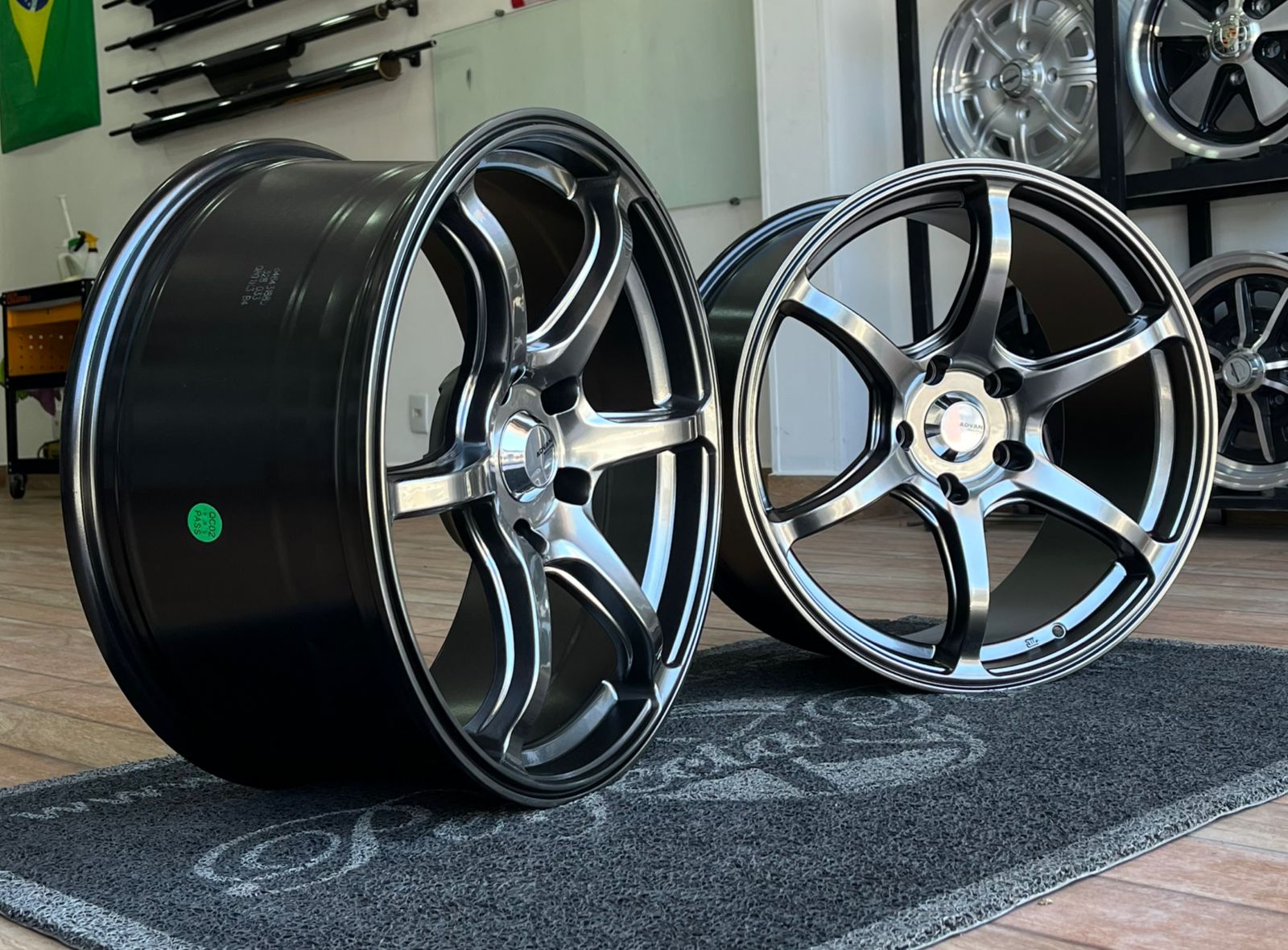 RODAS ADVAN RG2 ARO 18 DUAS TALAS FURAÇÃO 5X120 - Perfecta Rodas