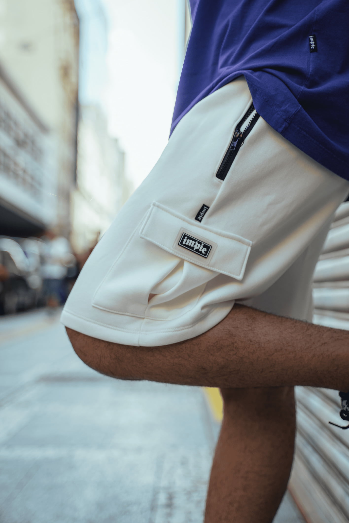 BERMUDA DE MOLETOM IMPIE CARGO OFF WHITE - Impie Clothing - Streetwear ...