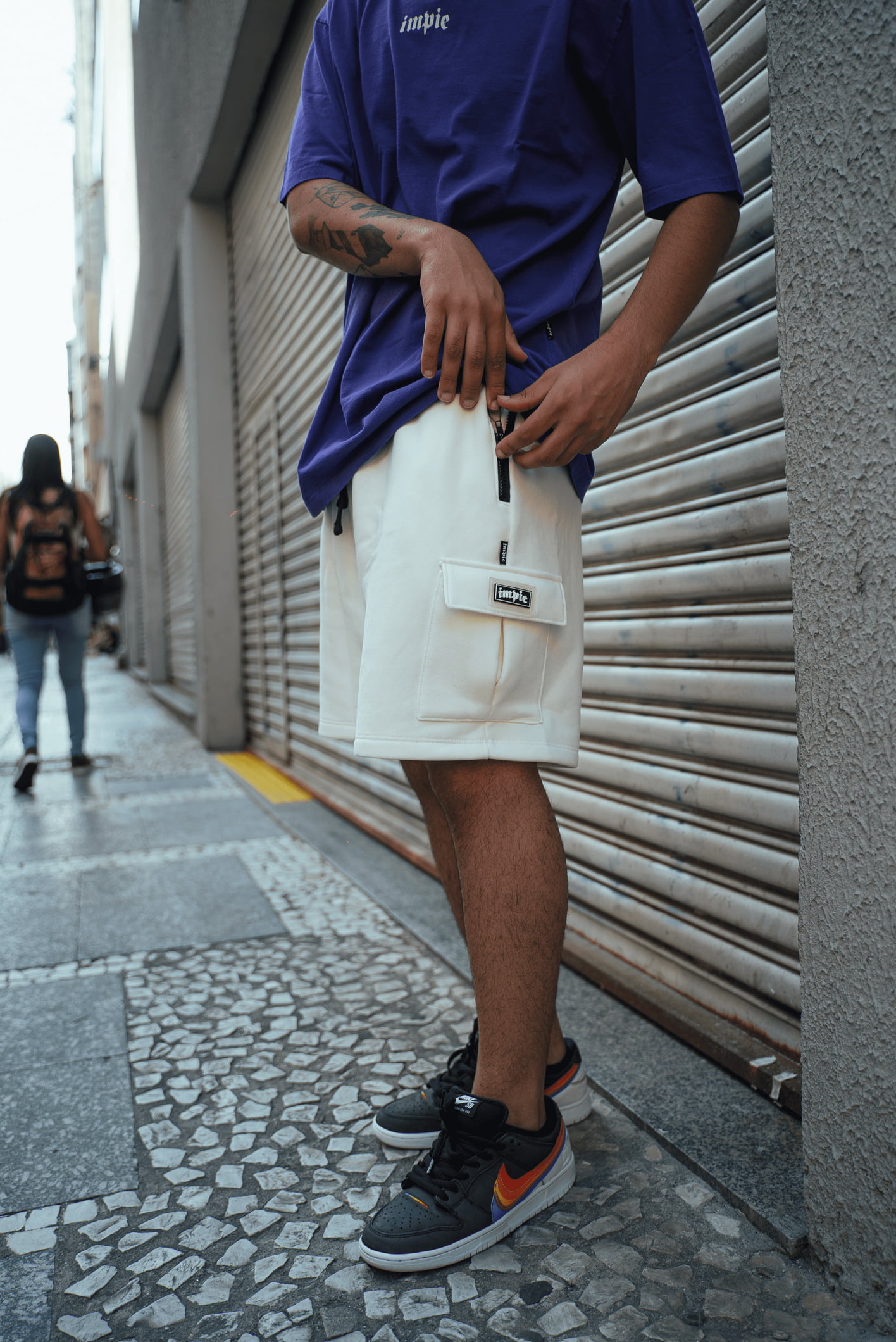 BERMUDA DE MOLETOM IMPIE CARGO OFF WHITE - Impie Clothing - Streetwear ...