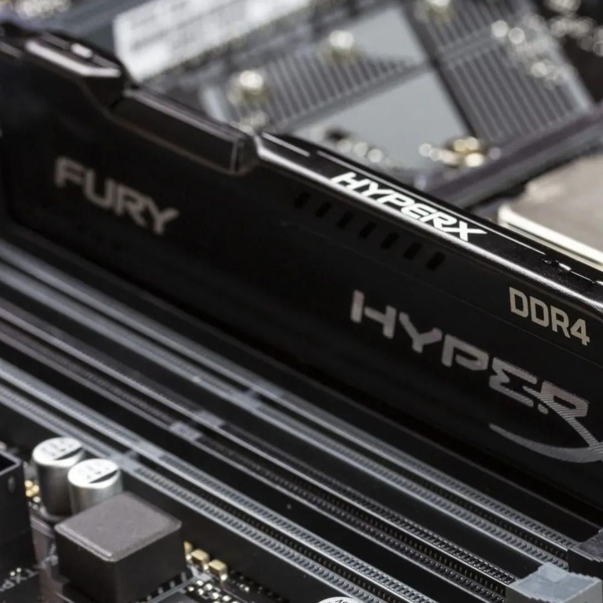 Memória Fury Hyperex 8GB DDR4 2400Mhz para Computador - Coret