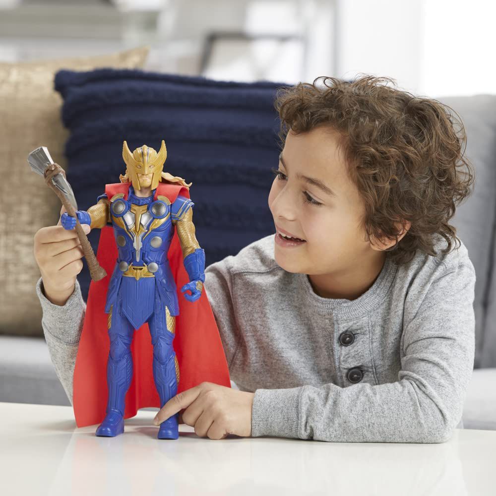 Boneco Thor Love and Thunder Stormbreaker Strike Thor Hasbro F3360 ...