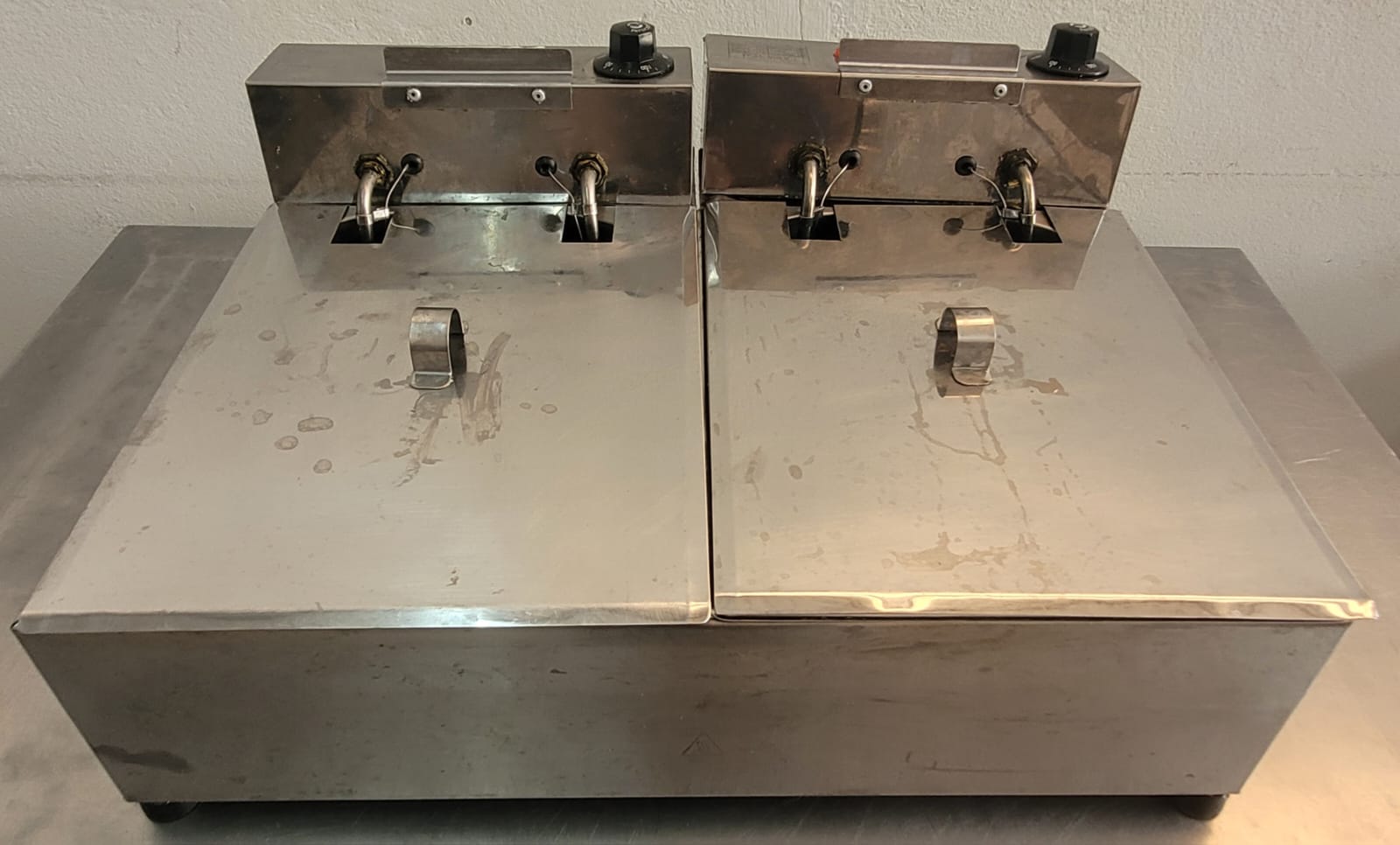 Fritadeira Elétrica 10L duas cubas de 5L 220v - Ital Inox [Usada ...