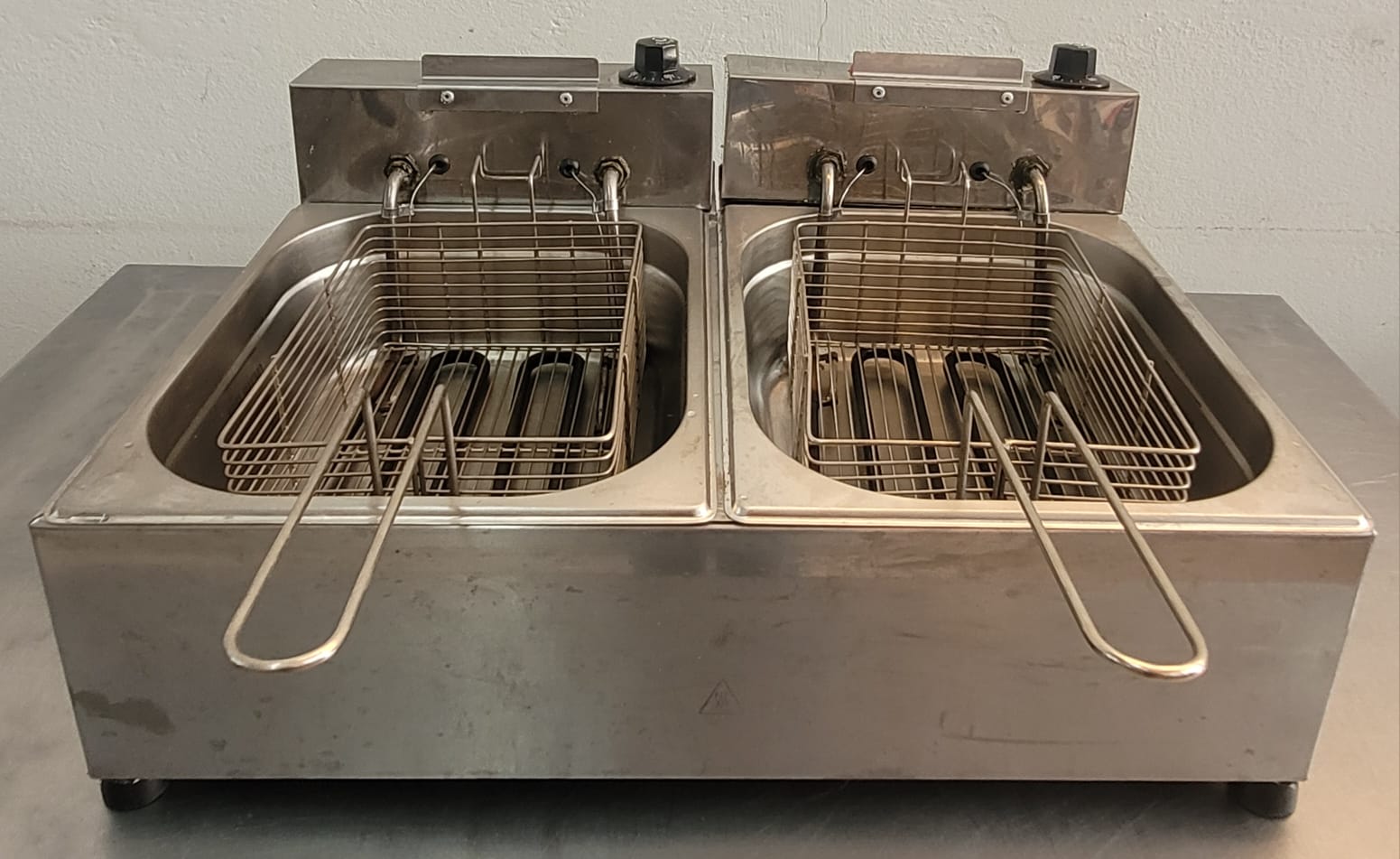 Fritadeira Elétrica 10L duas cubas de 5L 220v - Ital Inox [Usada ...