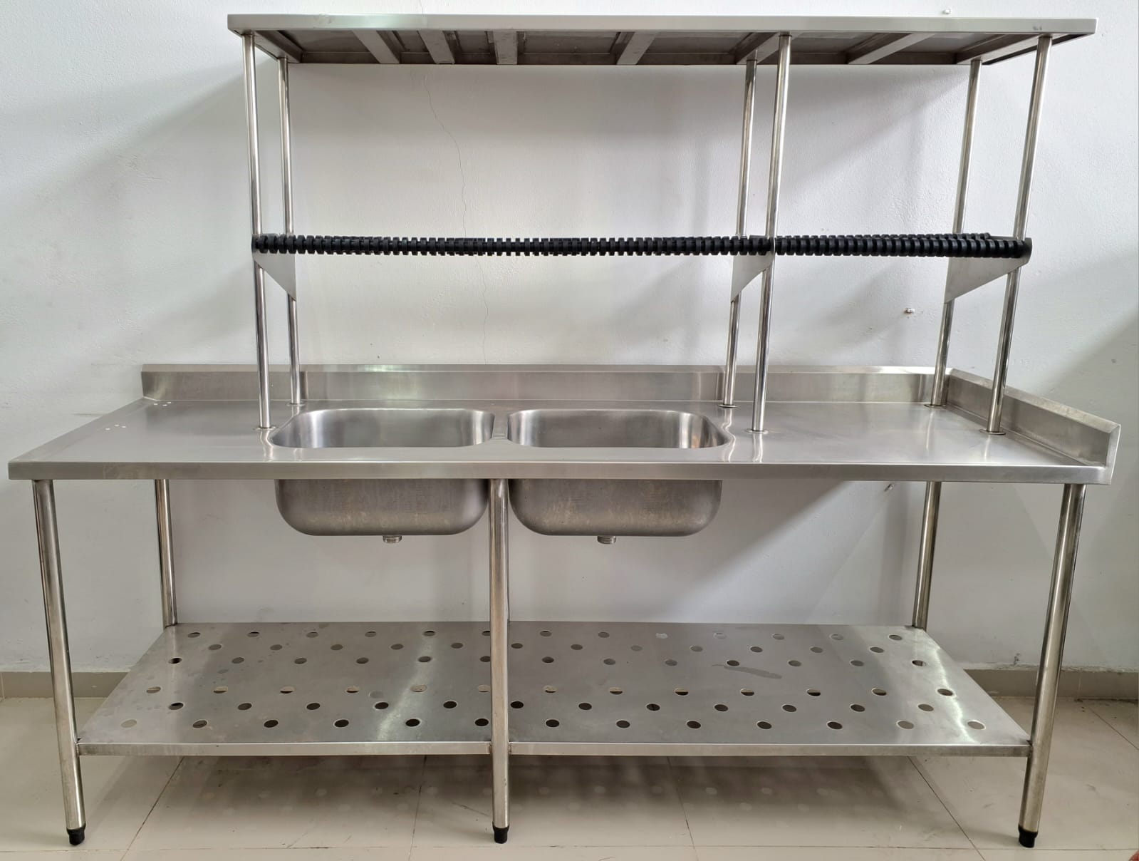 Bancada com 2 cubas / pia prateleira inferior e passa pratos - 2.20m Inox 304 [Usada] - Ilha das ...