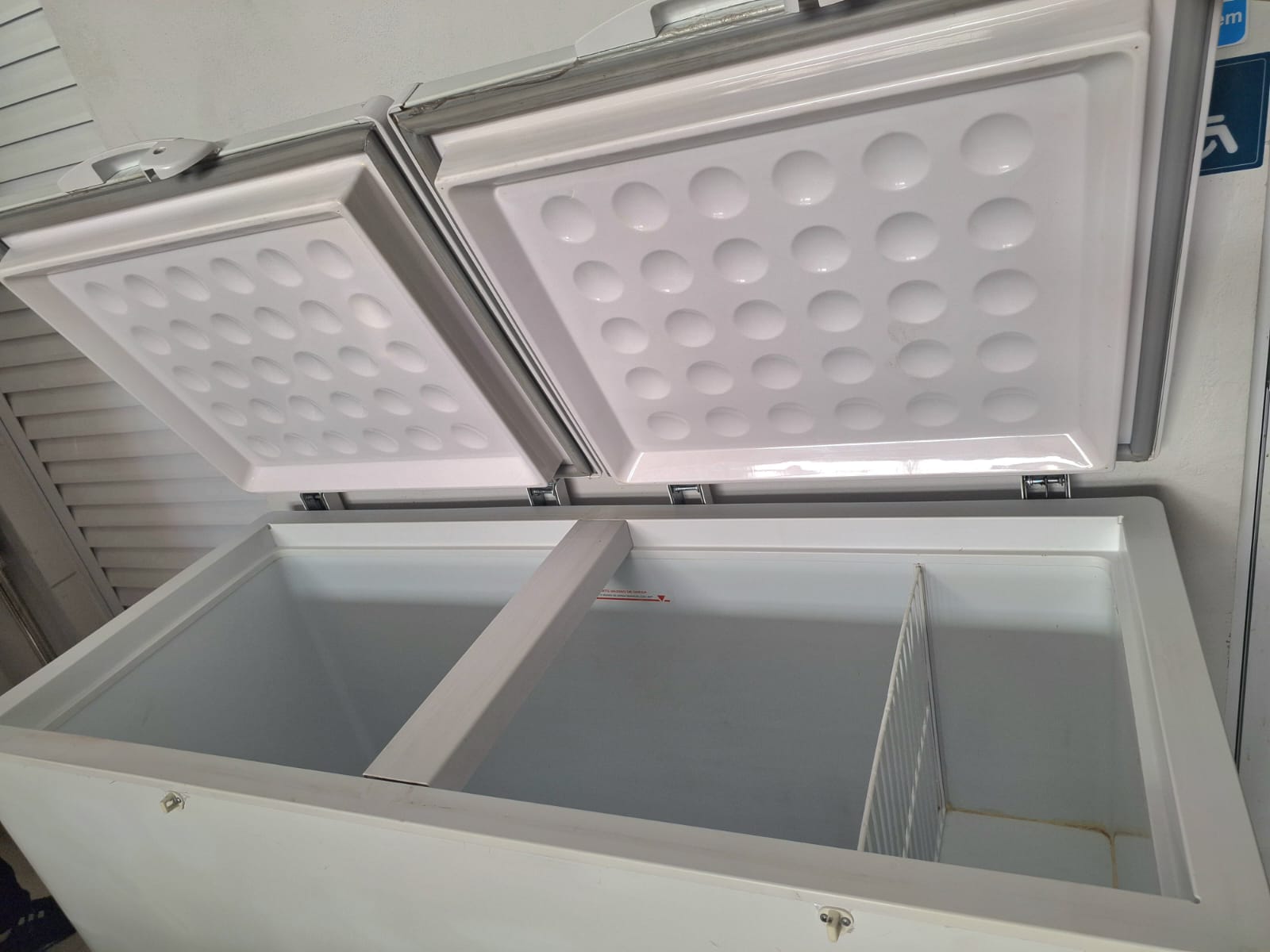 Freezer Horizontal Dupla Ação com Porta Cega Hced503 220v Fricon [Usado ...