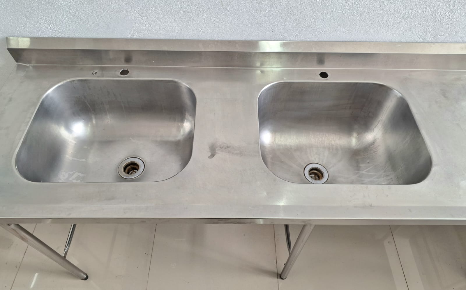 Bancada / Pia com duas Cubas - Inox 304 2 metros com 6 pés - Tecnocuba ...