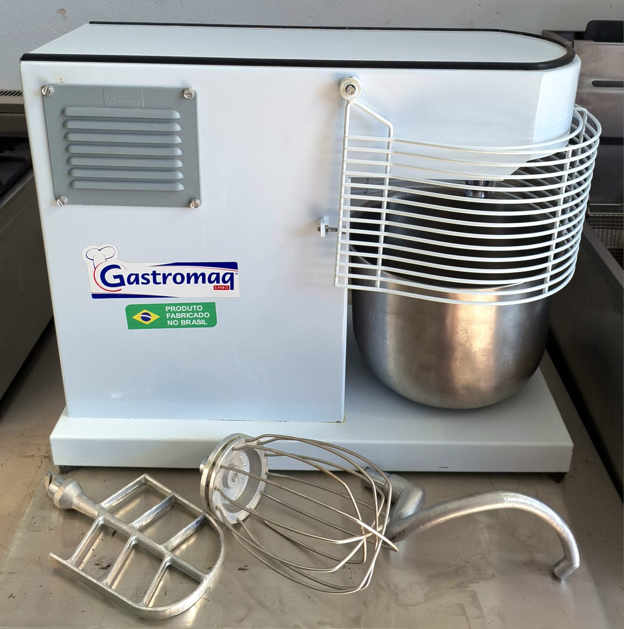 Batedeira Industrial Planetária 12 Litros 220v Gastromaq BP12 [Seminova] - Ilha das Cozinhas ...