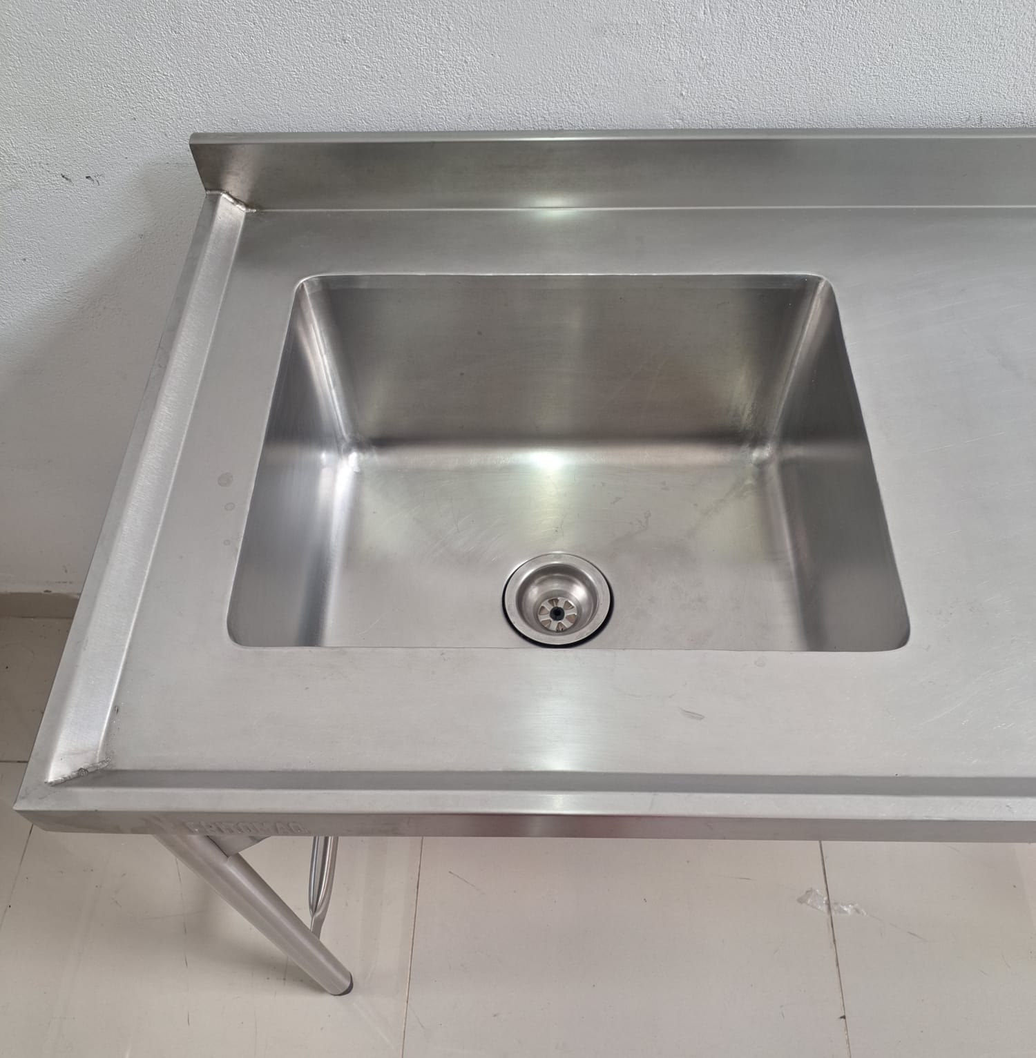 Pia / Bancada com Cuba Esquerda - 1,5m x 65 x 90 - Fritomaq [Usada ...