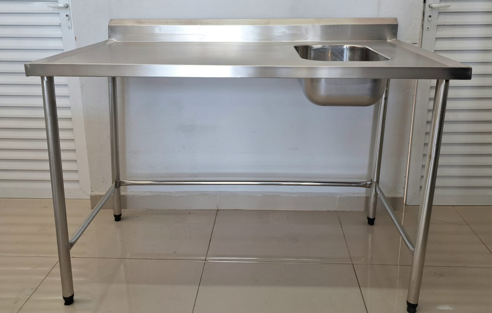 Bancada com cuba direita / Pia Totalmente em Inox 304 - 1.34m x 90cm x ...