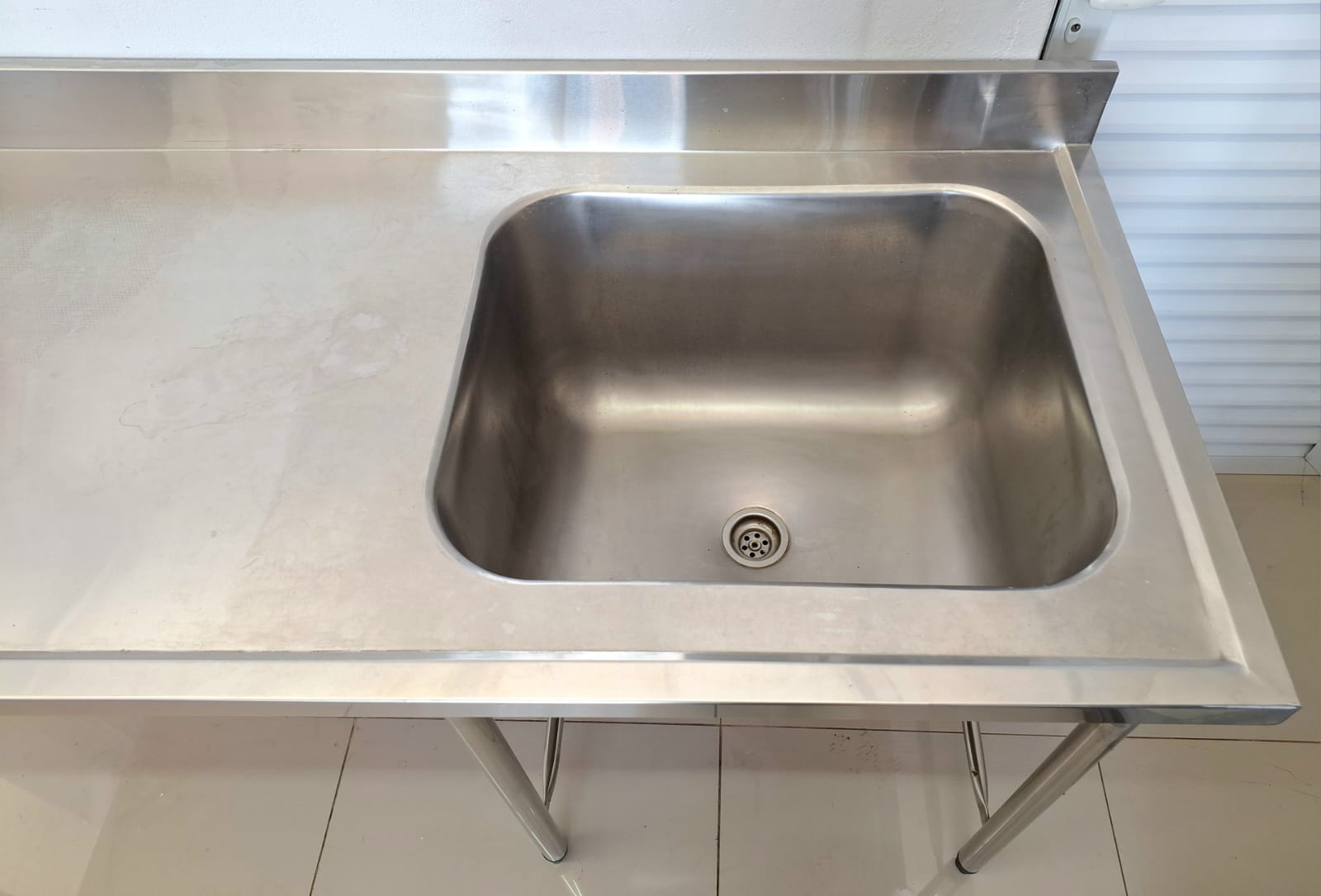 Bancada de Inox 304 com cuba / pia direita 2m x 70cm Cuba: 60x50x40 ...