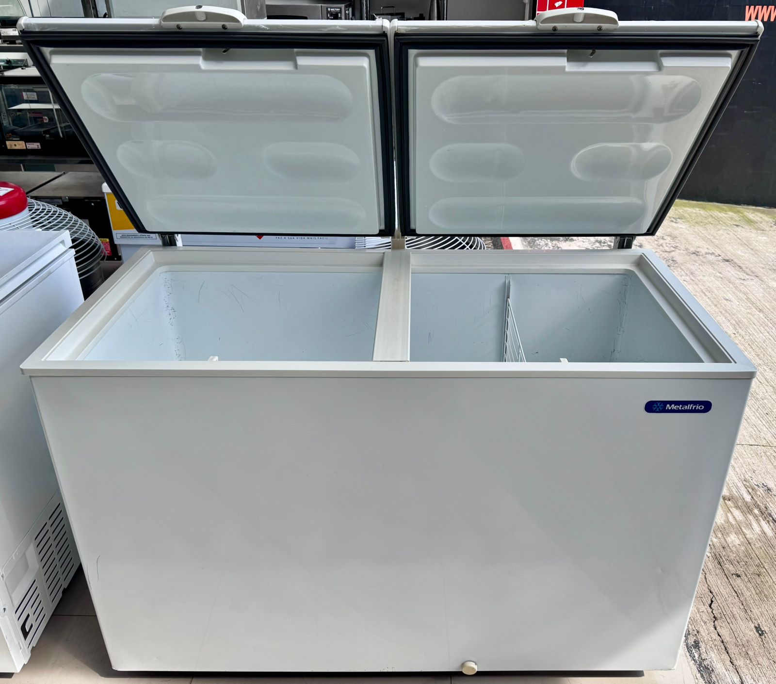 Freezer Horizontal 02 Tampas DA420 220V - Metalfrio [Usado] - Ilha das ...