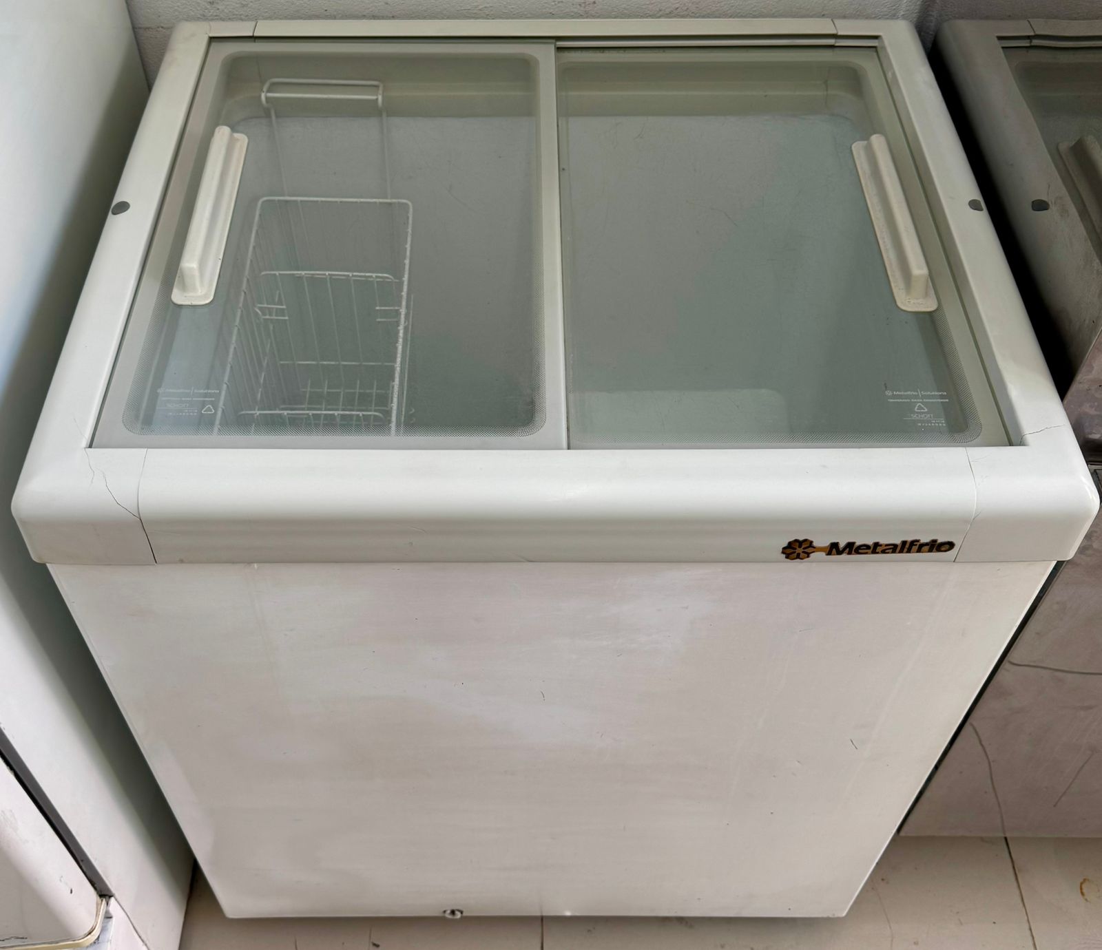 Freezer Horizontal 200 Litros NF20S Branco 220V - Metalfrio [Usada ...