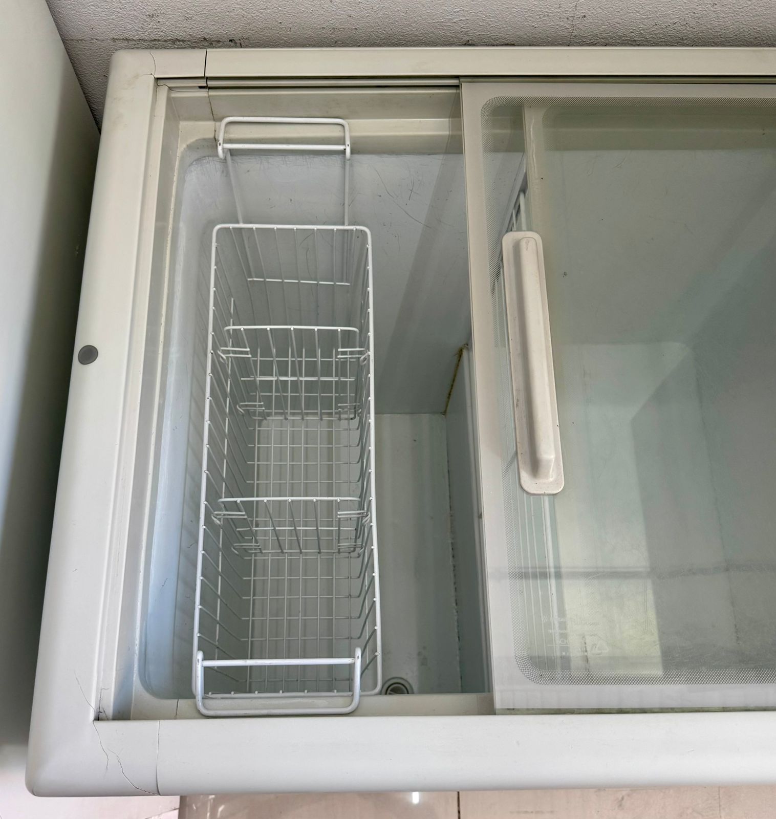 Freezer Horizontal 200 Litros NF20S Branco 220V - Metalfrio [Usada ...