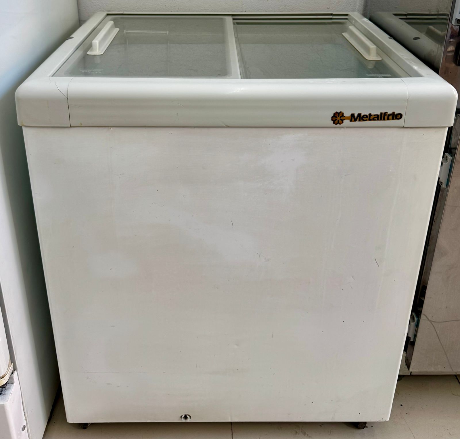 Freezer Horizontal 200 Litros NF20S Branco 220V - Metalfrio [Usada ...