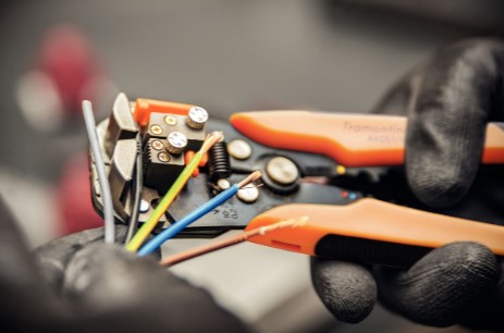 Alicate Desencapador de Fios Automático 8 Pol. - 44051108 - Tramontina Pro - EBFix Comercial