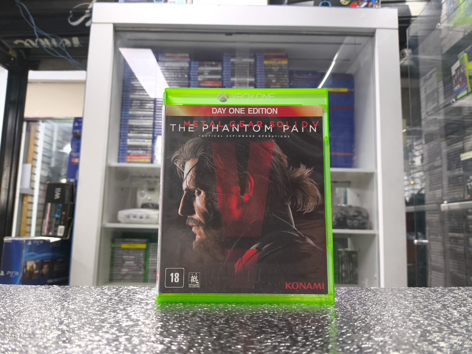 Metal Gear Solid V: The Phantom Pain - Xbox One (Usado) - Nelson Games
